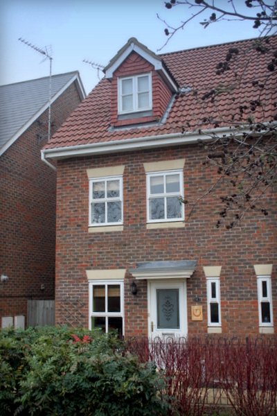How Much is the Average House in England? - Spikymouse.com